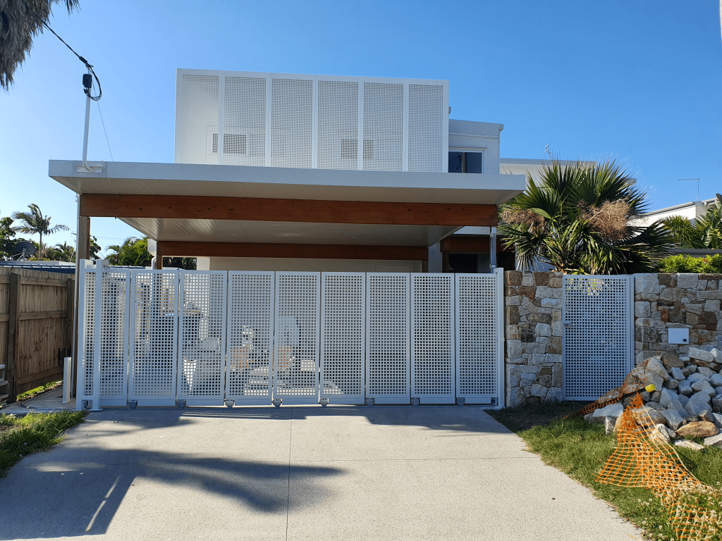 Sliding Gates - Hit Fabrication